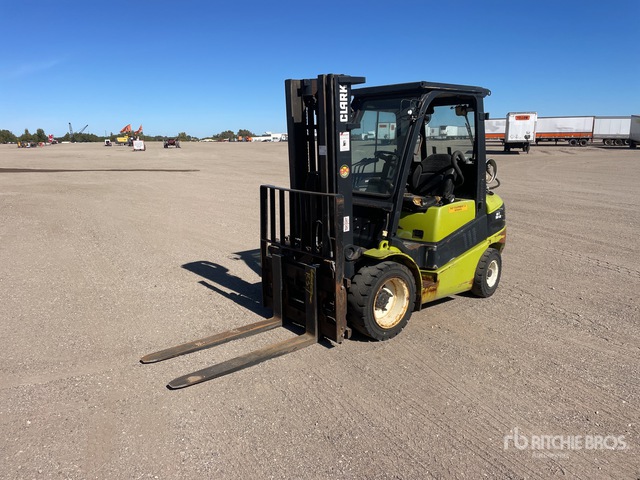 Clark C30 Carretilla Elevadora Neumática | Ritchie Bros. Auctioneers