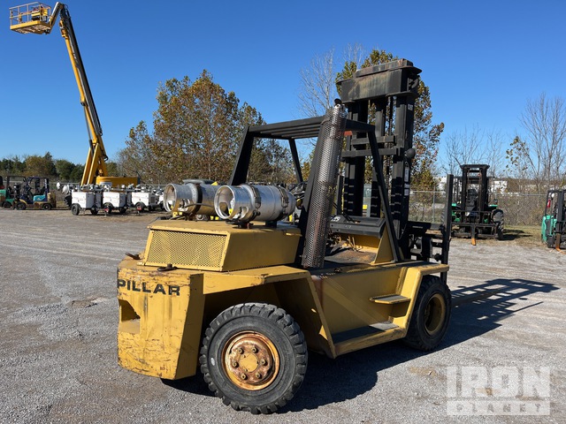 Cat Pneumatic Tire Forklift in Lebanon, Tennessee, United States ...