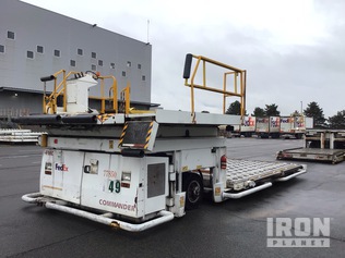 1992 FMC Commander U Aircraft Loader in Roissy-en-France, Ile-de-France ...