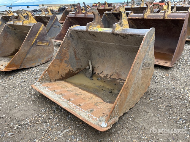 Brandt 66 in Q/C Cleanup Excavator Bucket - Fits John Deere 250G ...