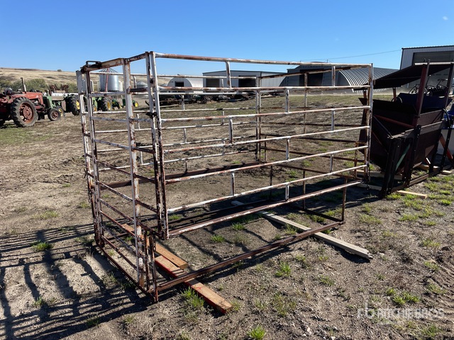 8 ft x 68 in Truck Box Livestock Cage | Ritchie Bros. Auctioneers