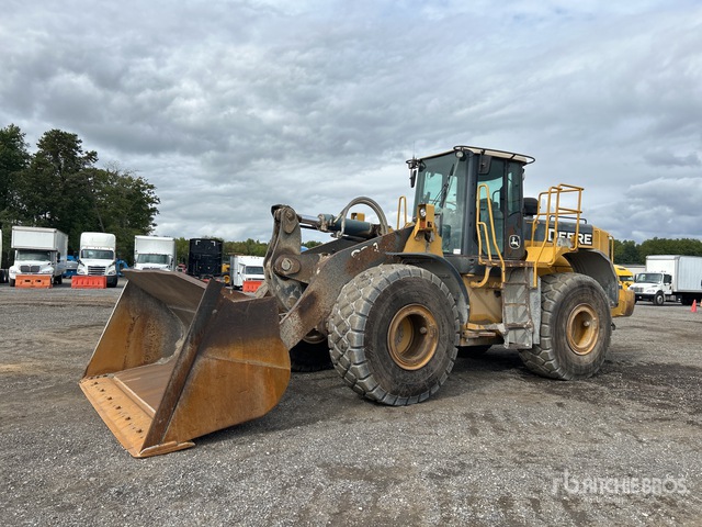 2005 John Deere 824J Wheel Loader | Ritchie Bros. Auctioneers
