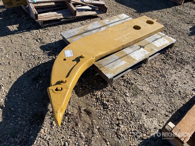 66 in 2 Hole Ripper Shank - Fits Cat D8R, D8T | Ritchie Bros. Auctioneers