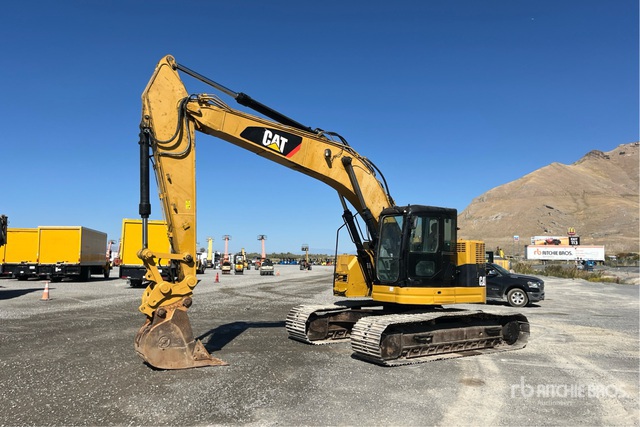 2013 Cat 321D LCR Tracked Excavator | Ritchie Bros. Auctioneers