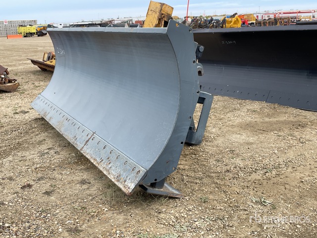 AMI 144 in Q/C Dozer Attachment - Fits John Deere 524-624 & Volvo L60-L110 | Ritchie Bros ...