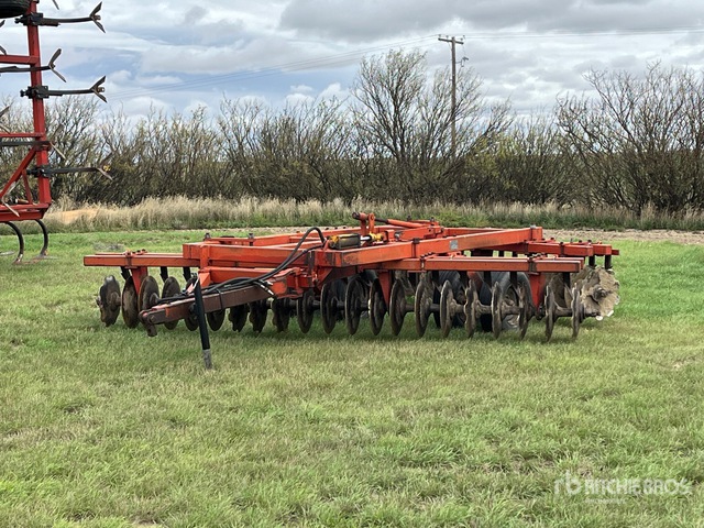 Miller 16 ft Offset Disc | Ritchie Bros. Auctioneers