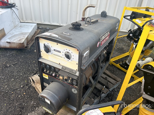 Lincoln Classic 300D 300 A Multi-Process Engine Driven Welder | Ritchie ...