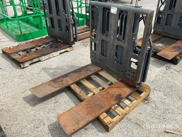 Loron 47 in 4500 lb Fork Attachment | Ritchie Bros. Auctioneers