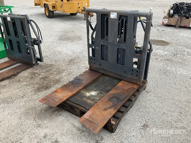 Loron 47 in 4500 lb Fork Attachment | Ritchie Bros. Auctioneers
