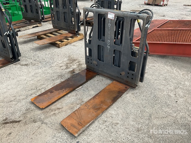 Loron 47 in 4500 lb Fork Attachment | Ritchie Bros. Auctioneers