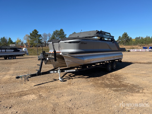 2023 Manitou 22 Max Standard Stealth 22 ft Tri-toon Boat w/2022 Karavan ...