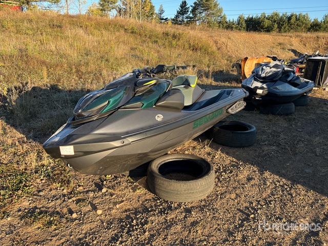2023 Sea-Doo RXP-X Apex 300 11 ft Personal Watercraft (Unused) | Ritchie Bros. Auctioneers