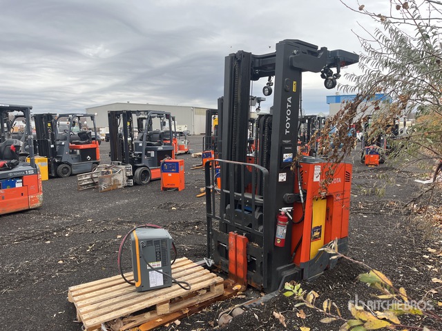 2016 Toyota 9BRU18 3500 lb Reach Truck | Ritchie Bros. Auctioneers
