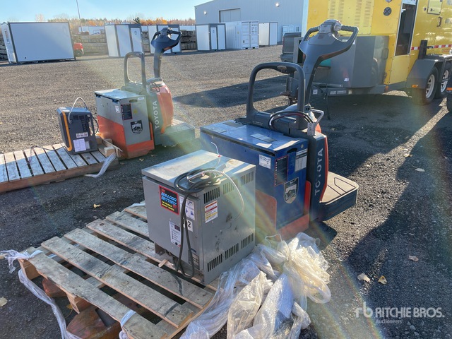 2018 Toyota 8HBE30 6000 lb Electric Pallet Jack | Ritchie Bros. Auctioneers