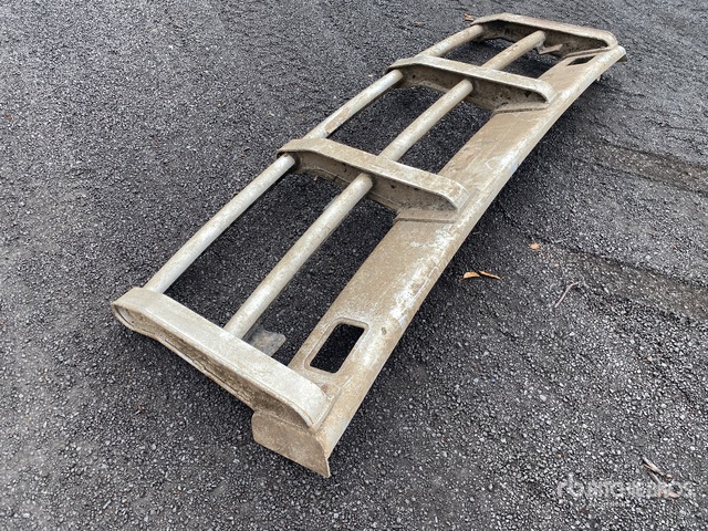L. Bright & Sons Bullbar - Fits Denning Bus | Ritchie Bros. Auctioneers