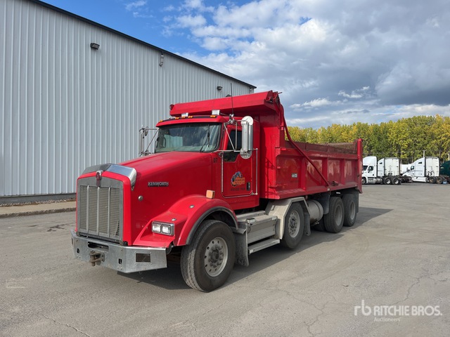 2011 Kenworth T800 8x4 Twin-Steer T/A Camión dumper | Ritchie Bros ...