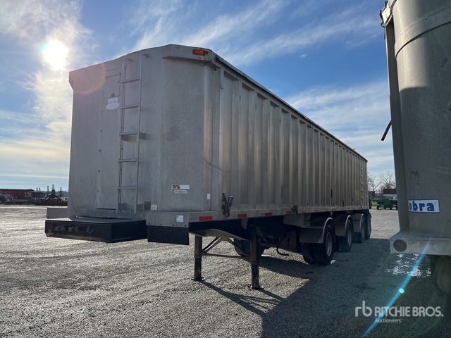 2000 Wallinga 42 ft Quad/A End Dump Trailer | Ritchie Bros. Auctioneers