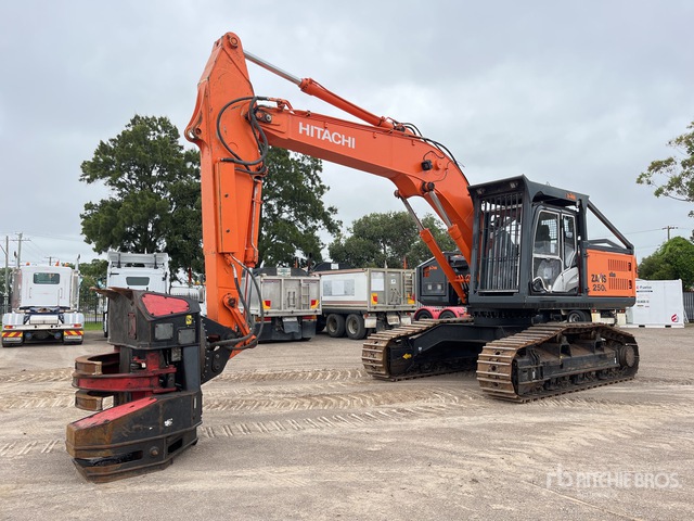 2017 Hitachi ZX250L-5G Track Feller Buncher | Ritchie Bros. Auctioneers