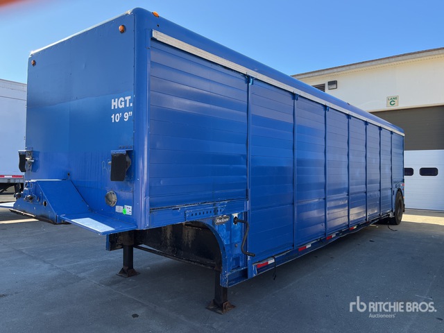 2001 Hackney RTX 16 Bay S/A Beverage Trailer | Ritchie Bros. Auctioneers