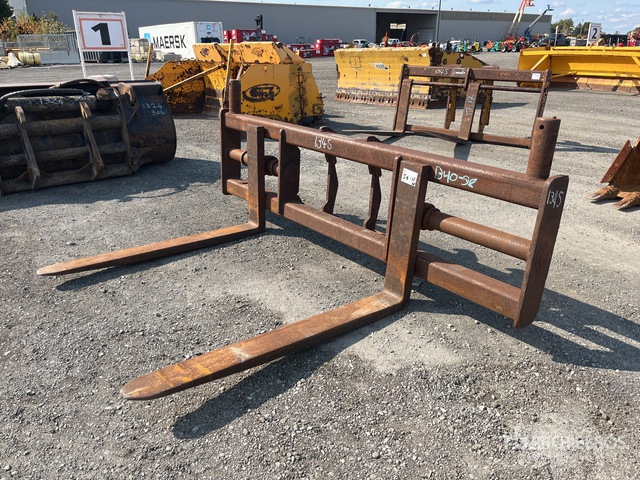 Pemberton 60 in Q/C Wheel Loader Forks | Ritchie Bros. Auctioneers