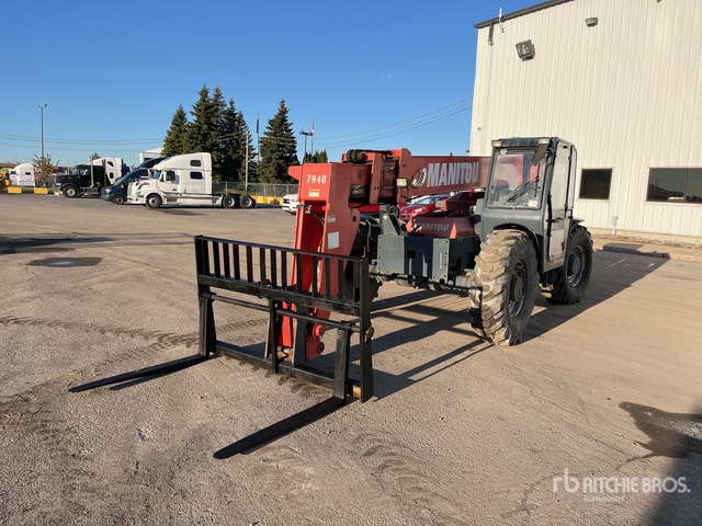 2013 Manitou MT8044 Telehandler | Ritchie Bros. Auctioneers