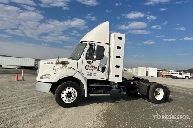 2014 Freightliner M2 CNG 4x2 S/A Day Cab Truck Tractor | Ritchie Bros ...
