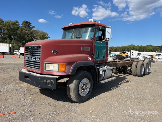 1999 Mack CL713 8x4 Cab and Chassis | Ritchie Bros. Auctioneers