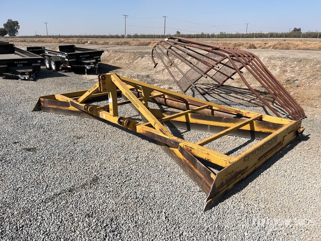 2014 Schmeiser VBL14R 14 ft Land Leveler | Ritchie Bros. Auctioneers