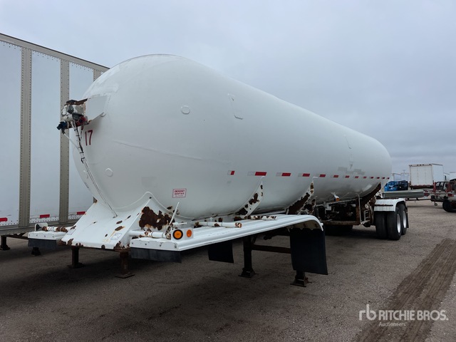 1966 Fruehauf MC331 10300 gal T/A Industrial Gas Tanker Trailer ...