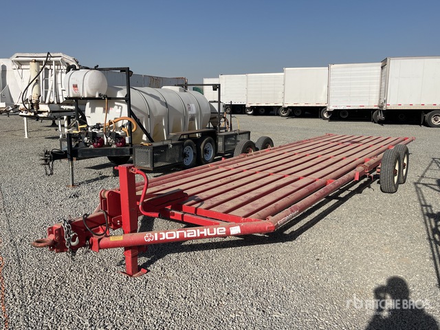 Donahue 28 ft T/A Implement Carrier | Ritchie Bros. Auctioneers