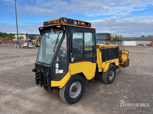 2014 Trackless MT6 Sidewalk Plow | Ritchie Bros. Auctioneers