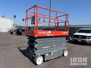 2016 Skyjack SJIII 4740 Electric Scissor Lift in SANTA FE SPRINGS ...