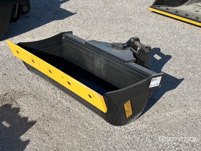 Trojan 35CL 42 in Tilting Excavator Bucket - Fits 40mm Cat 303, 303.5 ...