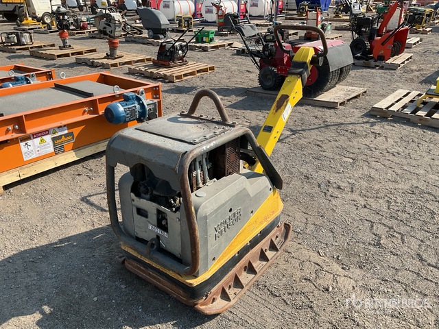 2018 Wacker DPU 6555He Reversible Plancha compactadora | Ritchie Bros. Auctioneers