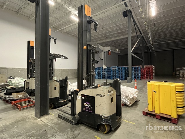 2015 Crown 6000 Series 1450 lb Electric Forklift in Brampton, Ontario ...