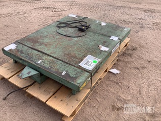 Surplus Scissor Lift Table in Doyle, California, United States ...