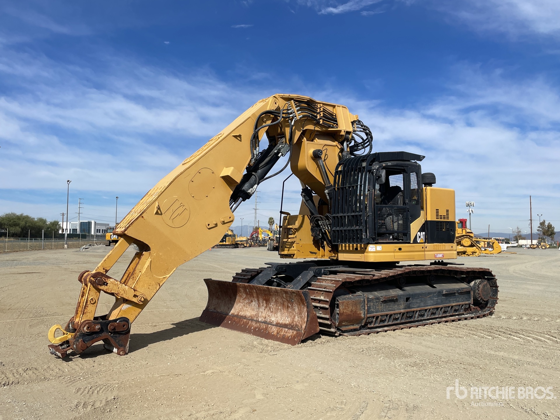 2010 Cat 328DL CR Tunneling Tracked Excavator | Ritchie Bros. Auctioneers