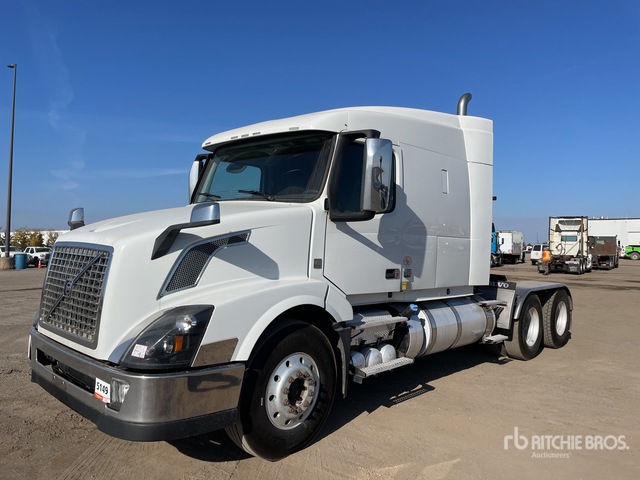 2017 Volvo VNX 6x4 T/A Sleeper Truck Tractor | Ritchie Bros. Auctioneers