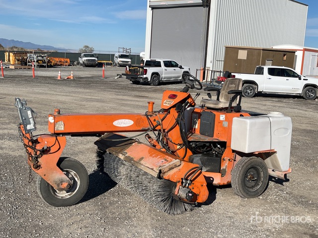 2006 Lay-Mor 6HC Self-Propelled Broom | Ritchie Bros. Auctioneers