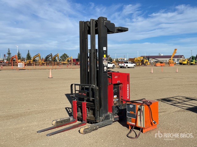 2006 Raymond EASI R40TT 4000 lb Reach Truck | Ritchie Bros. Auctioneers
