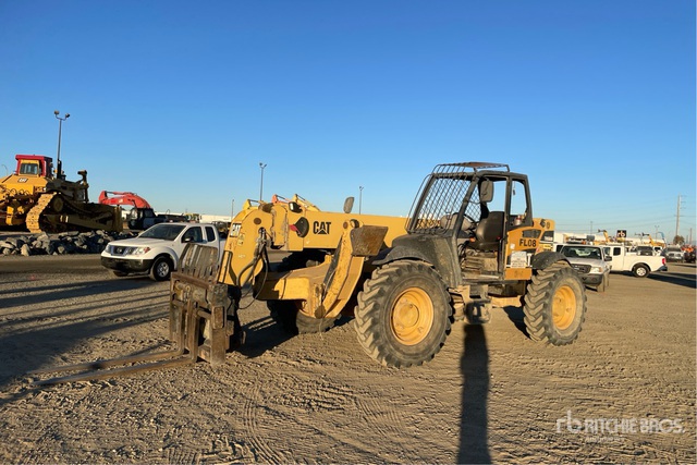 2004 Cat TH560B Telehandler | Ritchie Bros. Auctioneers