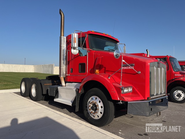 2011 Kenworth T800 6x4 T/A Day Cab Truck Tractor (Inoperable) in West Dundee, Illinois, United ...