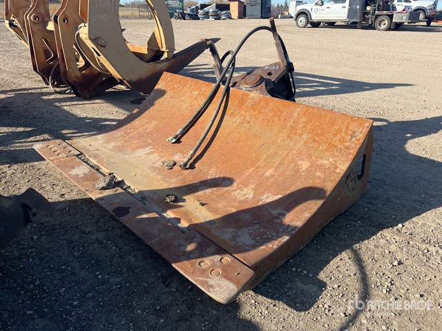 WBM 72 in Q/C Excavator Chuck Blade - Fits 350 | Ritchie Bros. Auctioneers