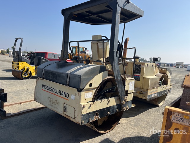 1998 Ingersoll Rand DD90 Double Drum Roller | Ritchie Bros. Auctioneers