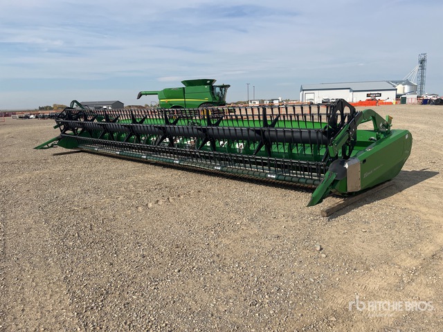 2018 Zurn 735PF 35 ft Rigid Combine Header | Ritchie Bros. Auctioneers