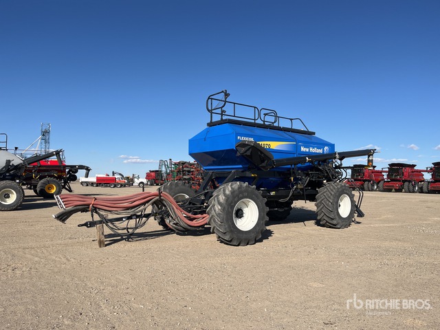 2014 New Holland P1070 580 bu Tow-Behind Air Cart | Ritchie Bros ...