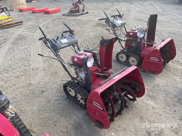 Honda HS928 2 ft 4 in Tracked Snow Blower | Ritchie Bros. Auctioneers