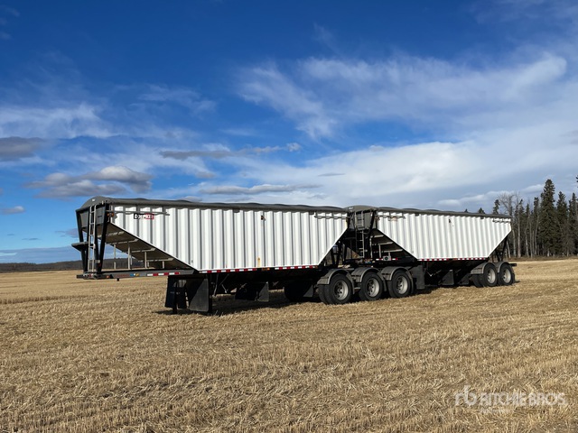 2016 Doepker Super B-Train Grain Trailer | Ritchie Bros. Auctioneers