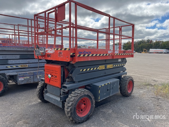 2005 Skyjack SJ7127 Dual Fuel Scissor Lift | Ritchie Bros. Auctioneers