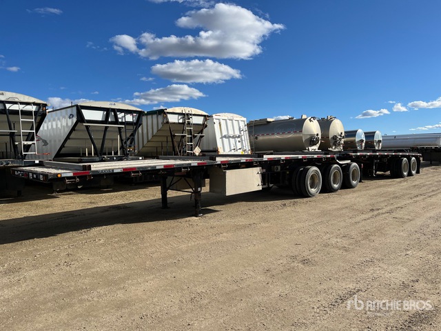 2016 Doepker 32 ft Super B-Train Lead Flatbed Trailer | Ritchie Bros ...